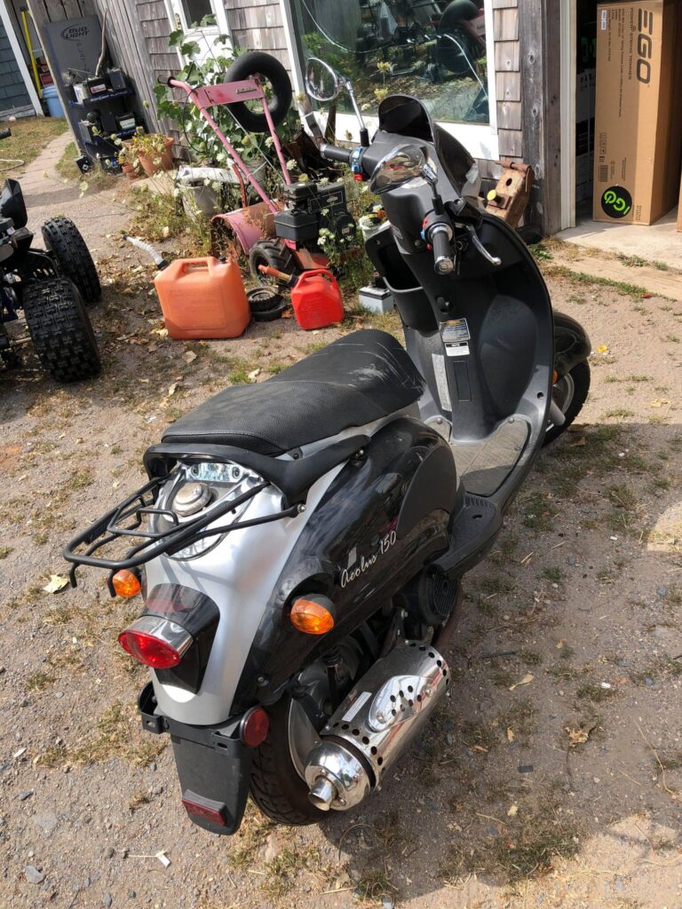 LINHAI Aeolus 150 Scooter – Yard and Toy